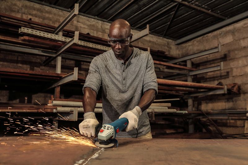 GWS 700 Angle Grinder | application.title
